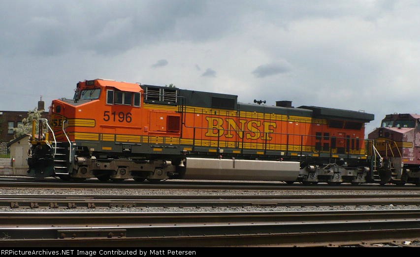 BNSF 5196